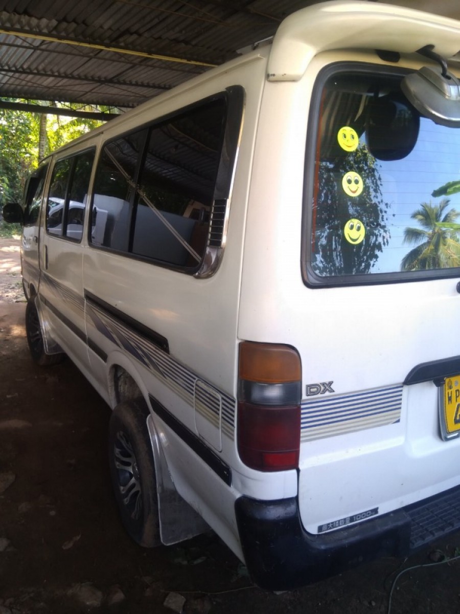 Toyota Hiace Dolphine LH 113, Horana