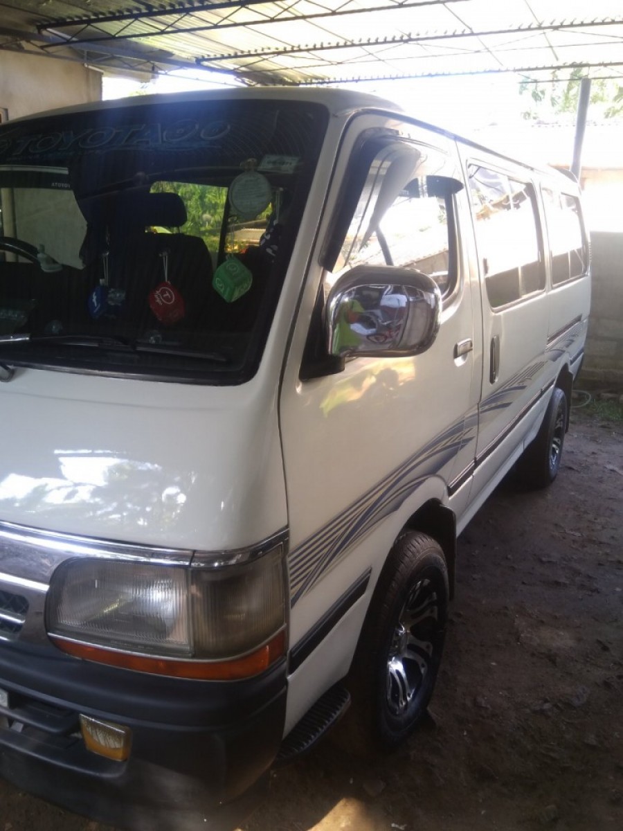 Toyota Hiace Dolphine LH 113, Horana